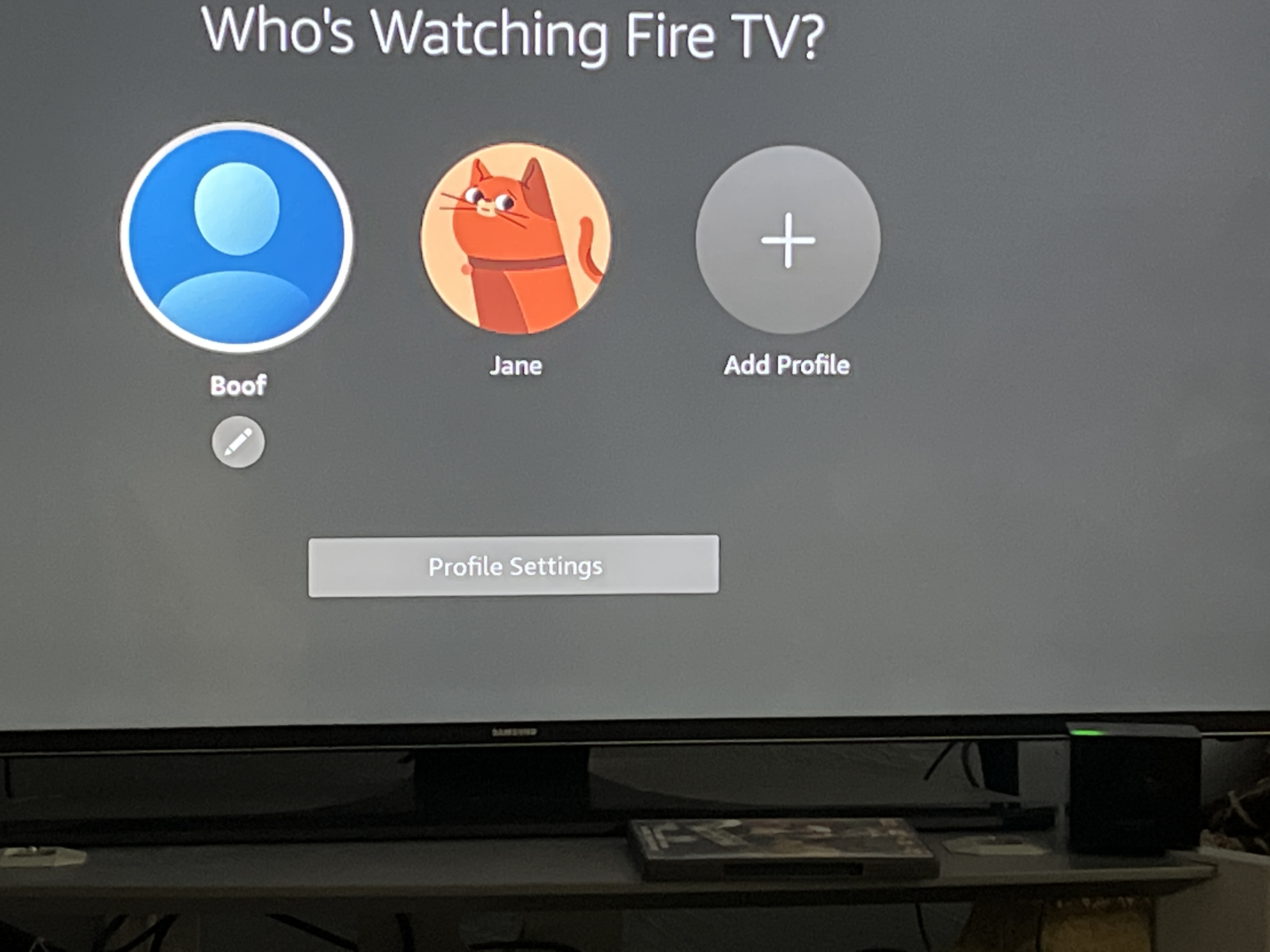 Static green light on Fire TV Cube